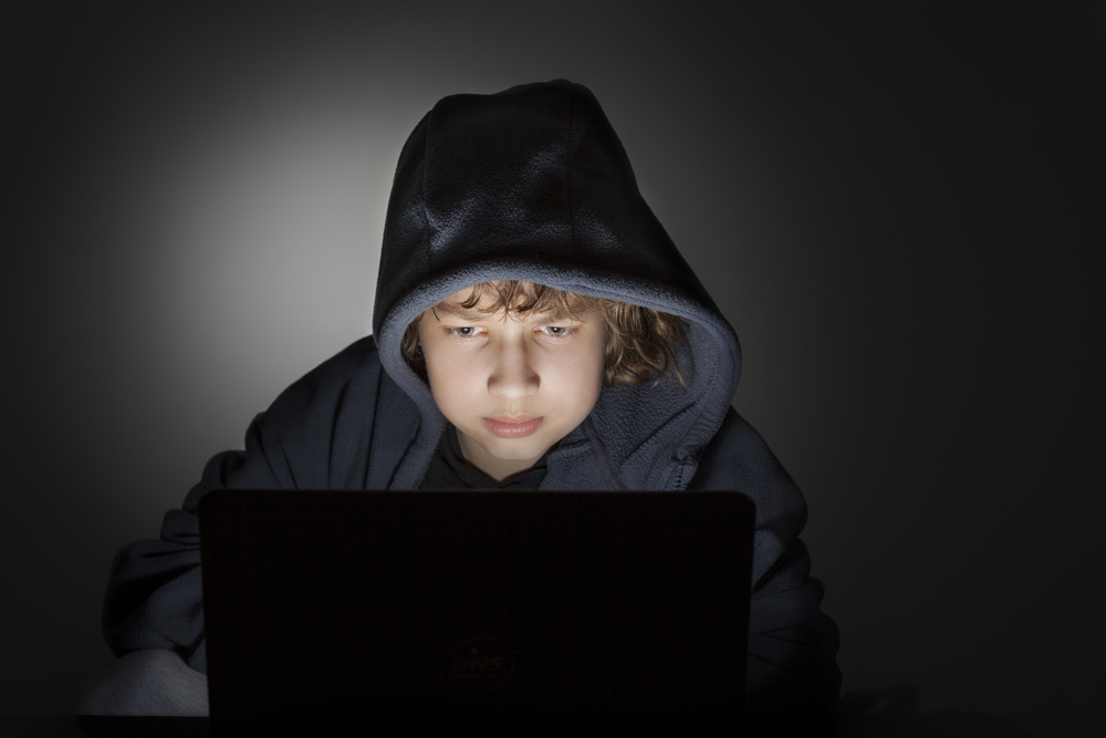 How Did This Clever Teenage Kid Hack Apple's Server?